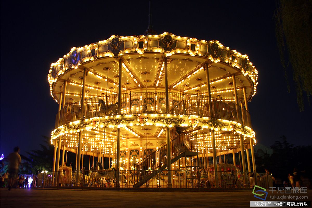 Beijing Shijingshan Amusement Park holds carnivals to celebrate summer ...