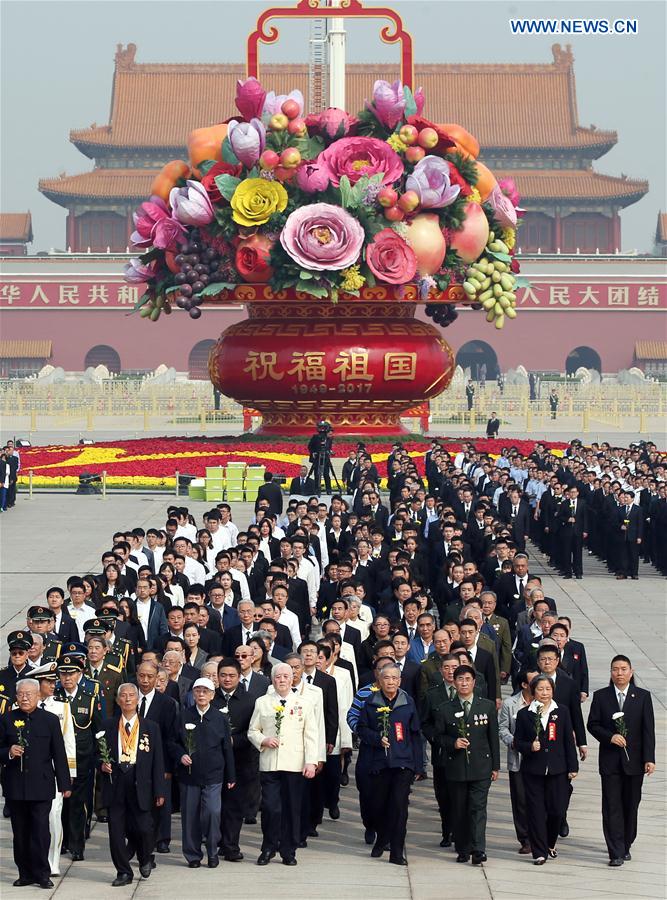 Chinese leaders pay tribute to national heroes at Tian'anmen Square ...