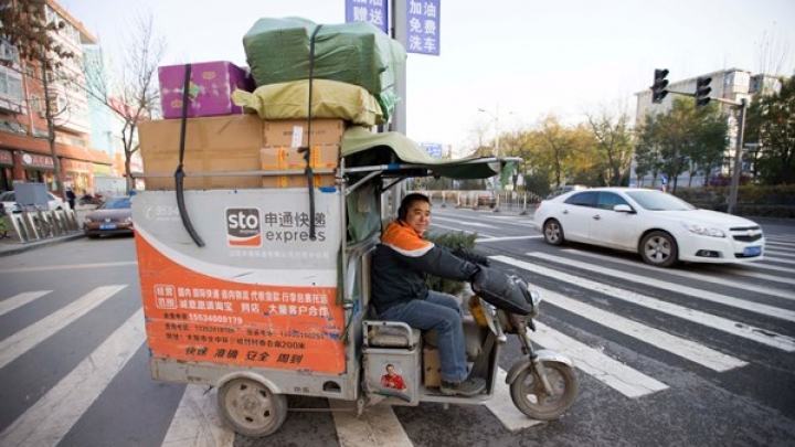 Big Chinese couriers plan dedicated insurance company - China Plus
