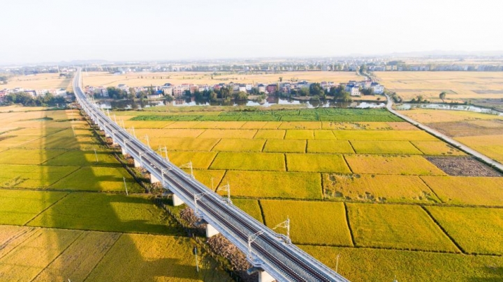 Spectacular view of Jiujiang-Quzhou Railway - China Plus