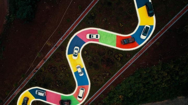 Colorful S-shaped road opens to traffic in Chongqing - China Plus