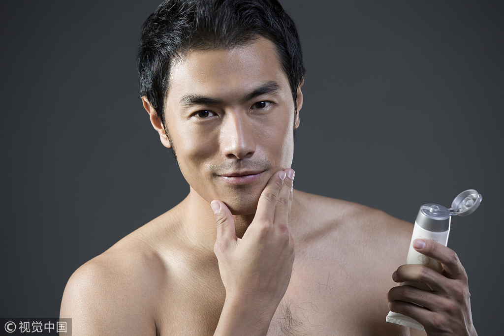 Chinese males are becoming interested in makeup and body care - China Plus