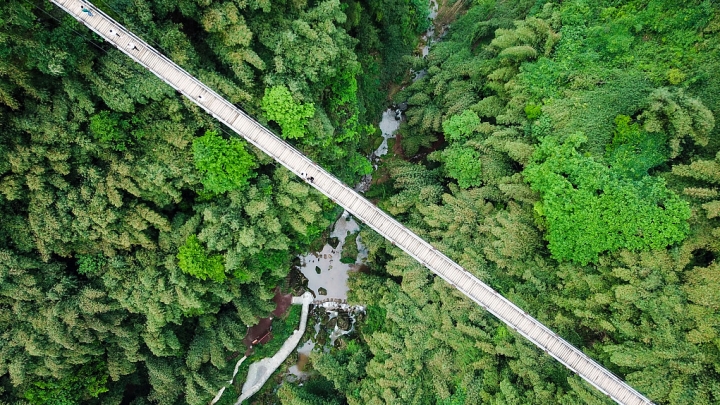 260-meter glass skywalk to open in Chengdu - China Plus