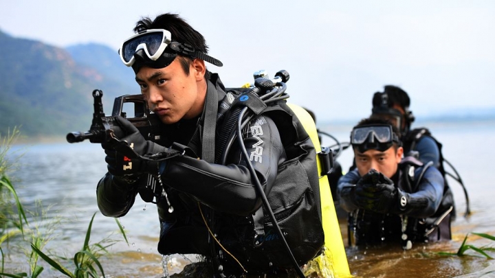 Frogmen guard waters in Beijing - China Plus