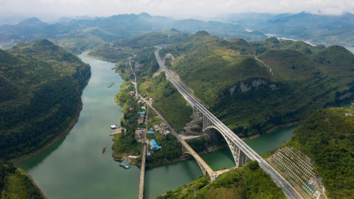Giant bridge opens in southwest China - China Plus
