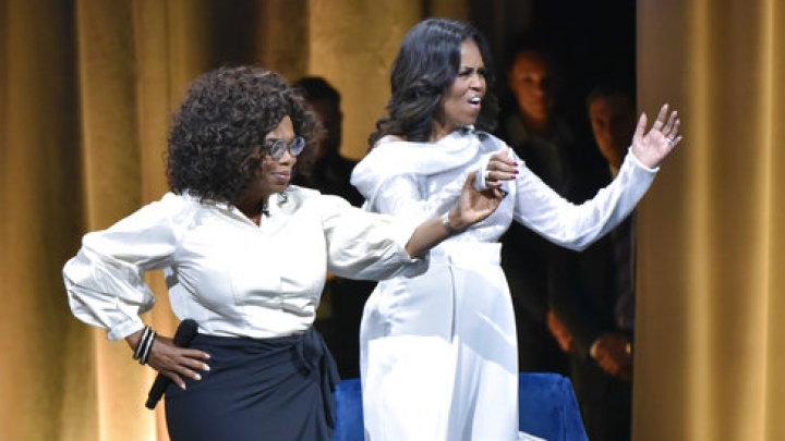 Michelle Obama begins arena tour in talk with Oprah - China Plus