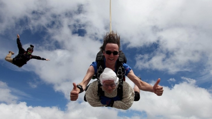 102 Year Old Australian Granny Becomes Oldest Skydiver China Plus