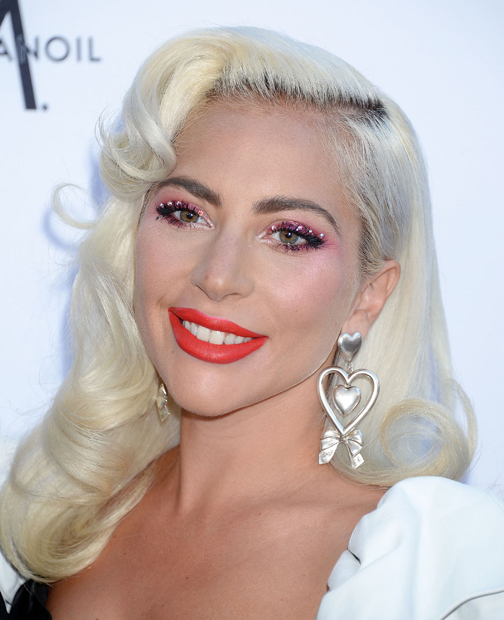 Lady Gaga praises her hair stylist at Fashion Los Angeles Awards ...