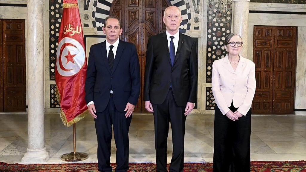 Ли Цян изпрати поздравително послание до новия премиер на Тунис