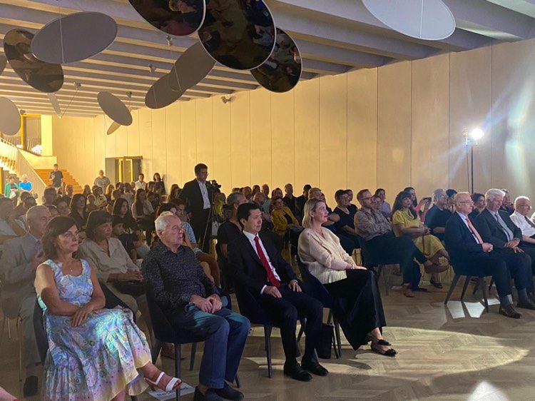 Koncerti i pianistes kineze përmbylli Javën Kulturore të Kinës në Tiranë