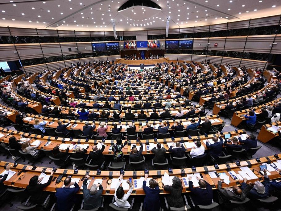 Parlamenti Evropian miratoi Paktit për Emigracionin dhe Azilin