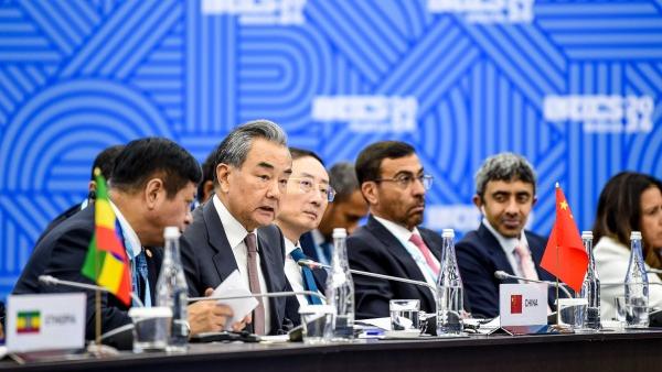 Wang Yi kërkon aktivizim të plotë të rëndësisë strategjike të 'BRIKS-it ...