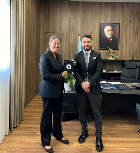 Hammond: Trajtimi i shkeljeve të ligjit dhe lufta kundër korrupsionit ...