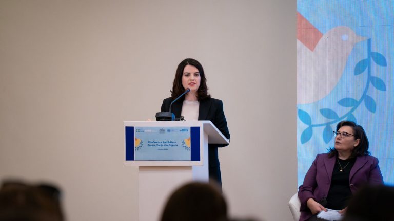 Konferenca “Gruaja, paqja, siguria”, Koçiu: Qeveria shqiptare, qasje të ...