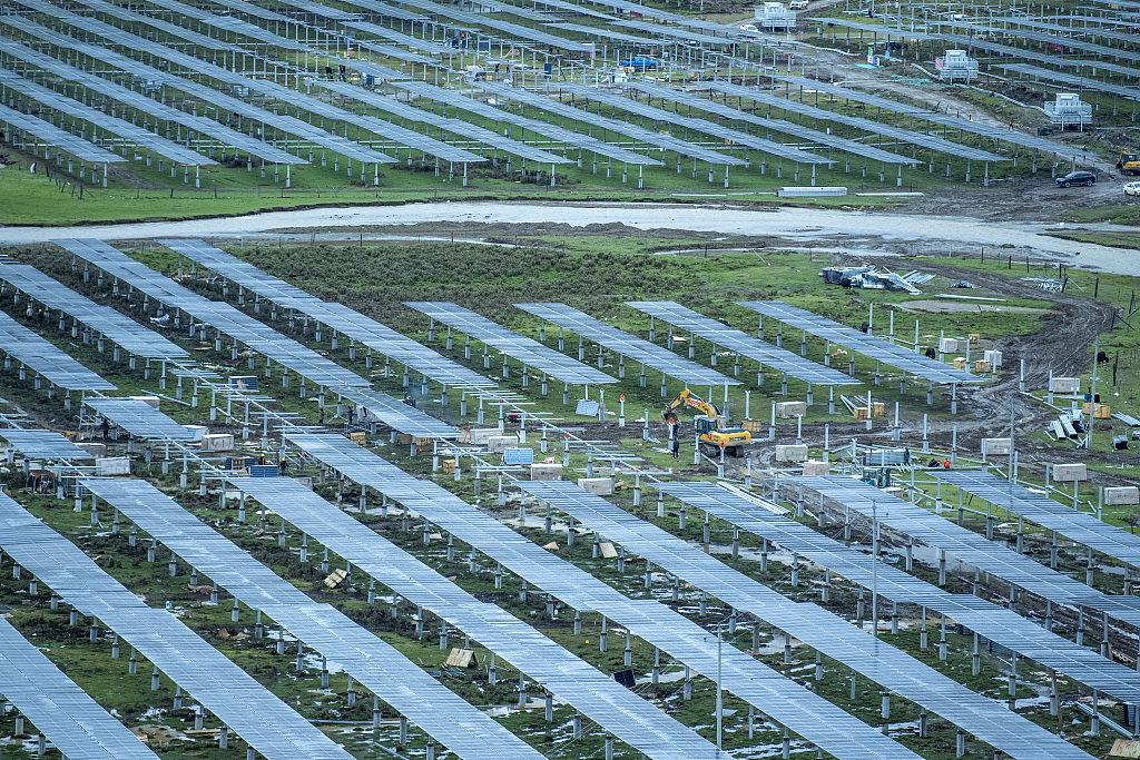 ကမ္ဘာ့ အကြီးဆုံး ရေအားနှင့်နေရောင်ခြည် စွမ်းအင်သုံး လျှပ်စစ် ဓာတ်အားပေး ...