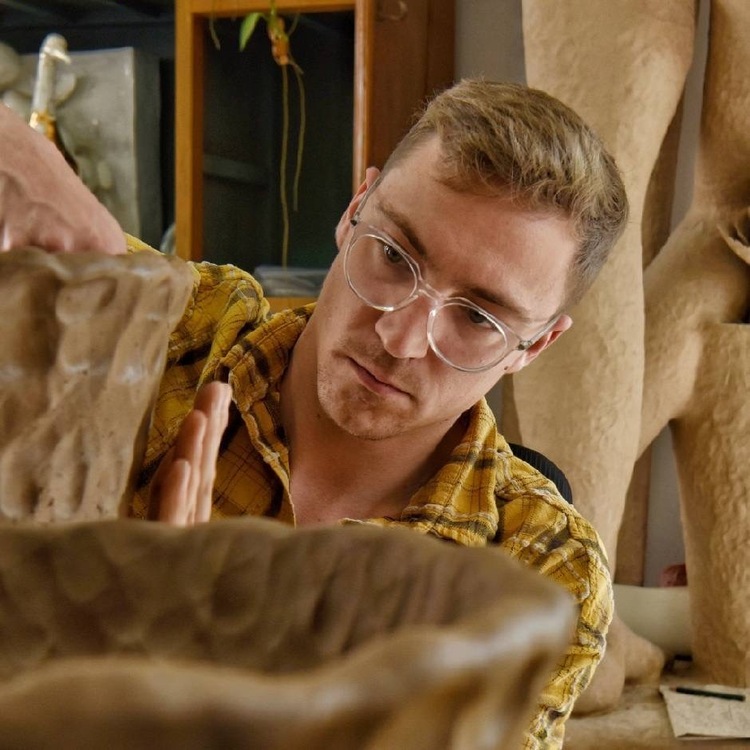 Usona artisto Matt Watterson ĝuas ĉiujn tagojn en Jingdezhen