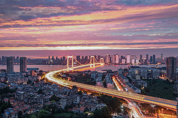 Yingwuzhou híd a Jangce folyó wuhan-i szakaszán