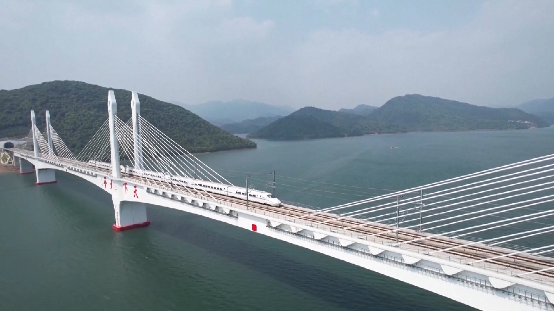 Kolej dużych prędkości w delcie rzeki Jangcy